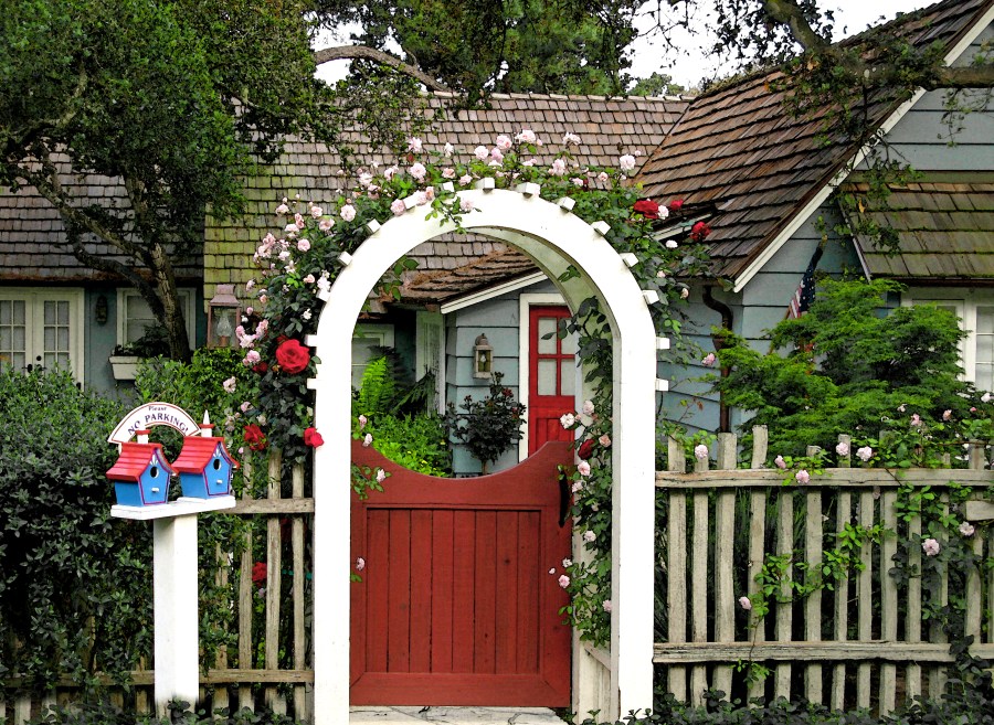 “THE FENCE THAT MAKES GOOD NEIGHBORS….. NEEDS A GATE TO MAKE GOOD ...